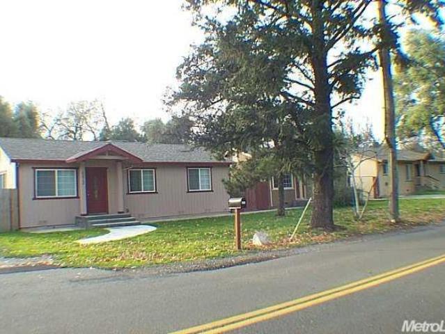 3 Br, 2 bath, Single Family 6213 Almond Ave