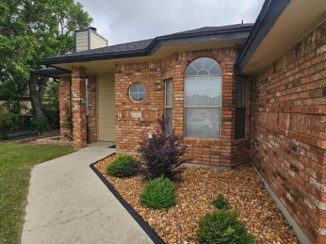 3 Br, 2 bath, Single Family 625 Atkinson Ave