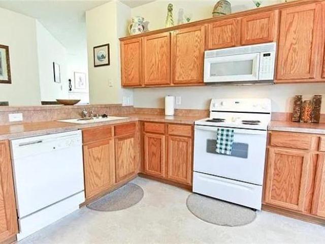 3 Br, 2 bath, Single Family 625 Canyon Pl