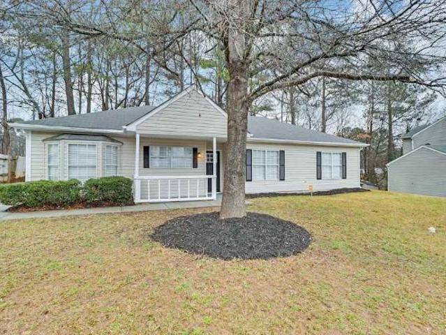 3 Br, 2 bath, Single Family 626 Waynes Ct SE