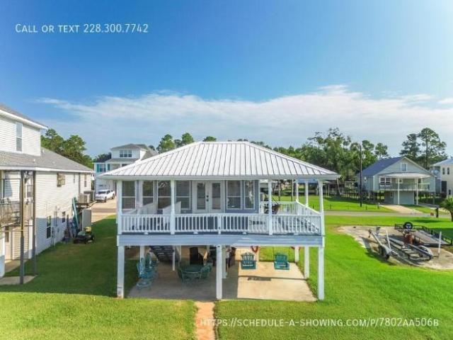 3 Br, 2 bath, Single Family 6293 Pontiac Dr