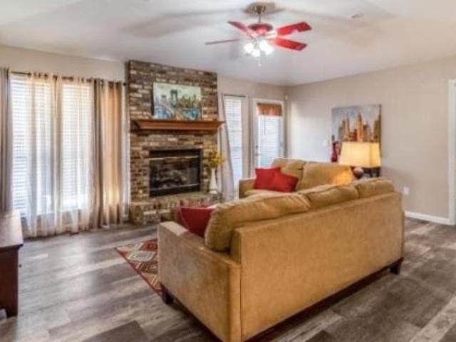 3 Br, 2 bath, Single Family 6308 S 1st Pl