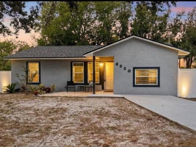 3 Br, 2 bath, Single Family 6320 Cedar St NE