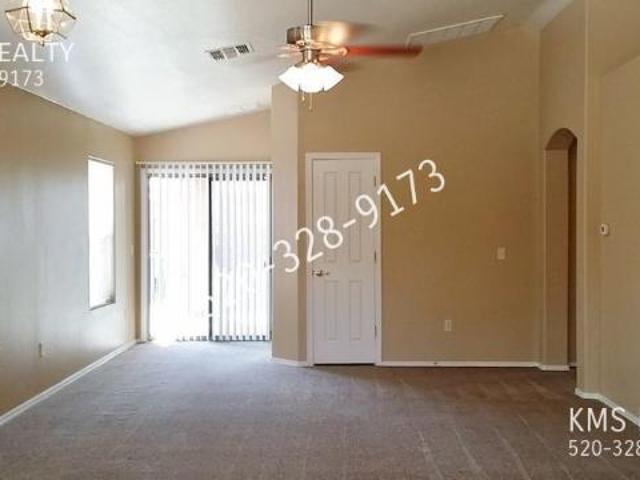 3 Br, 2 bath, Single Family 6340 E Garden Stone Drive