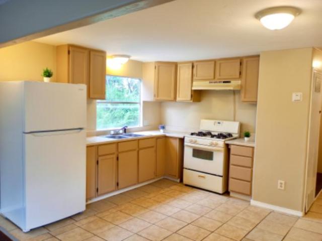 3 Br, 2 bath, Single Family 6345 N Dona Ana Rd