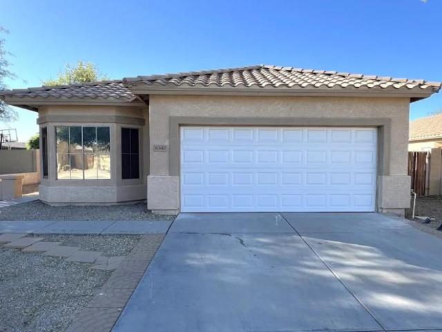 3 Br, 2 bath, Single Family 6348 W Hilton Ave