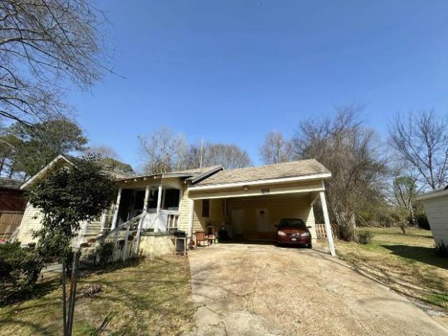 3 Br, 2 bath, Single Family 740 Valencia St