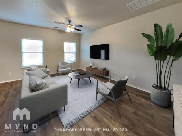 3 Br, 2 bath, Single Family 7427 Twin Pine Court