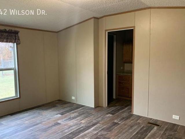 3 Br, 2 bath, Single Family 742 Wilson Dr