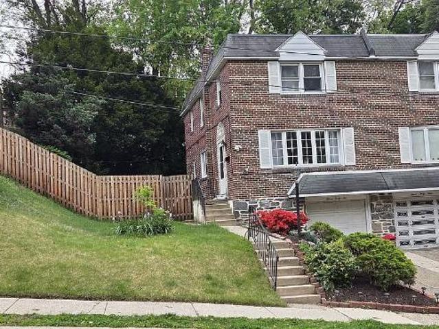 3 Br, 2 bath, Single Family 746 Cinnaminson St
