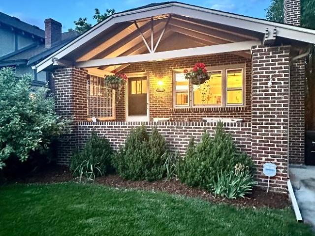 3 Br, 2 bath, Single Family 750 Monroe St