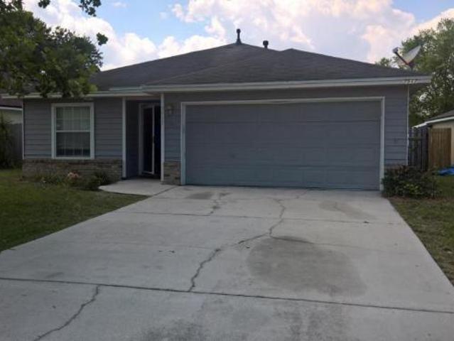 3 Br, 2 bath, Single Family 7517 International Village Drive