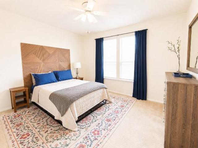 3 Br, 2 bath, Single Family 759 Crested Iris