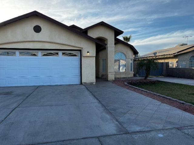 3 Br, 2 bath, Single Family 759 S Hill Ave