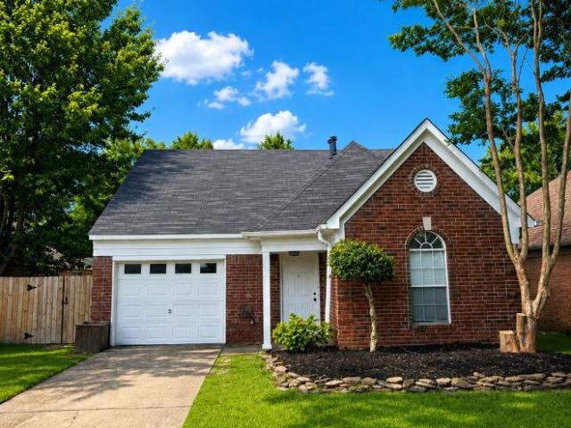 3 Br, 2 bath, Single Family 7632 Tally Ho Dr E