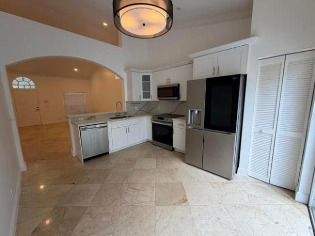 3 Br, 2 bath, Single Family 7657 Sanctuary Drive