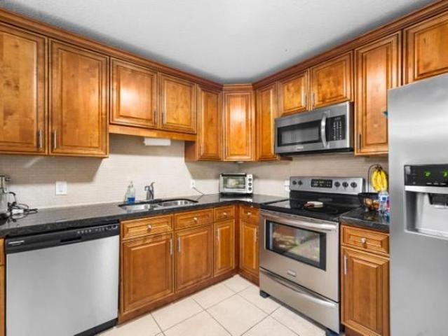 3 Br, 2 bath, Single Family 795 SE 17th Street