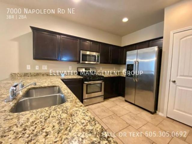 3 Br, 2 bath, Single Family 7000 Napoleon Rd NE