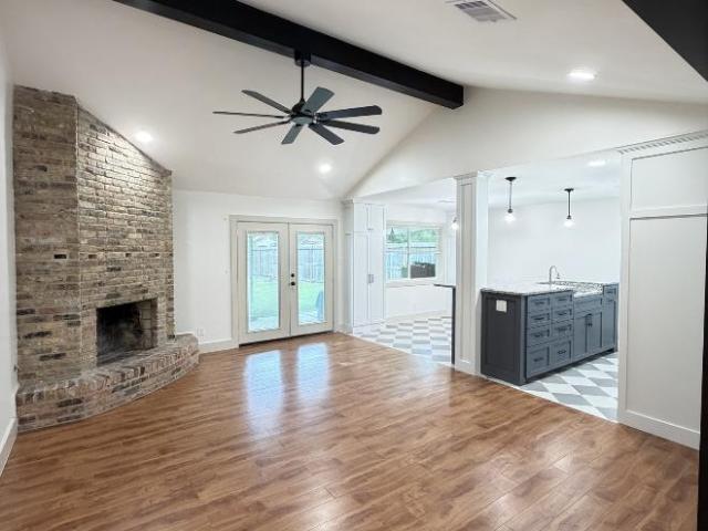 3 Br, 2 bath, Single Family 7007 Pine Grove Dr