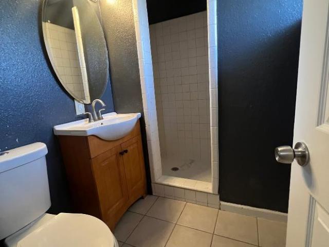 3 Br, 2 bath, Single Family 700 E Washington Ave