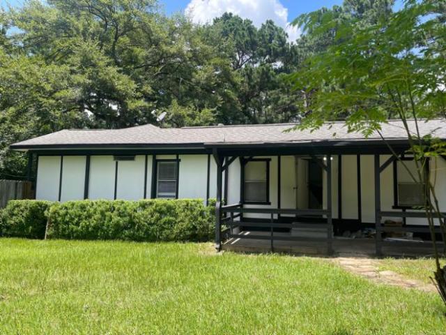 3 Br, 2 bath, Single Family 700 Hayman St