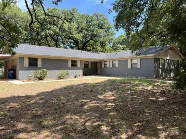 3 Br, 2 bath, Single Family 700 Kimbrough