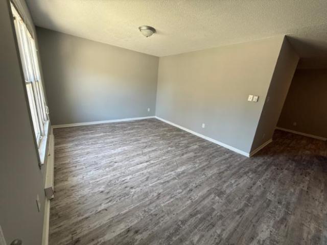 3 Br, 2 bath, Single Family 700 S English St