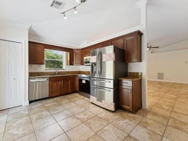 3 Br, 2 bath, Single Family 701 Key West Street