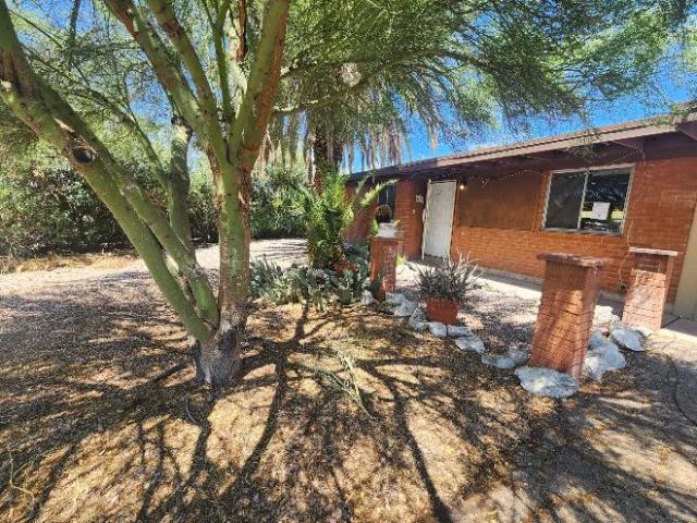 3 Br, 2 bath, Single Family 7025 E 39th Pl