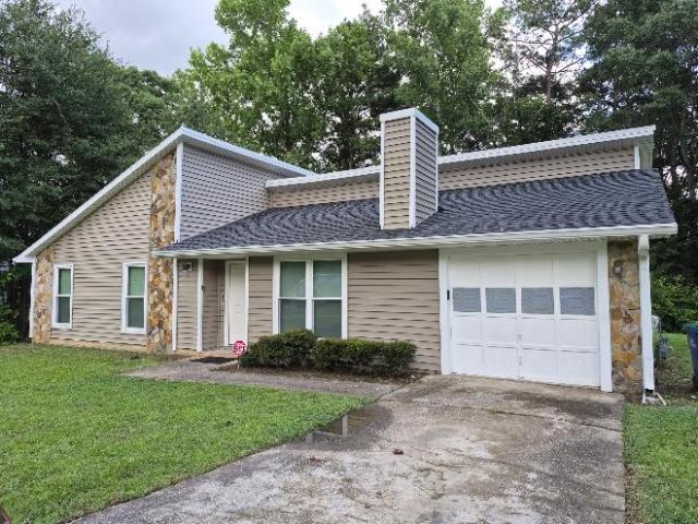 3 Br, 2 bath, Single Family 7043 Hania Dr