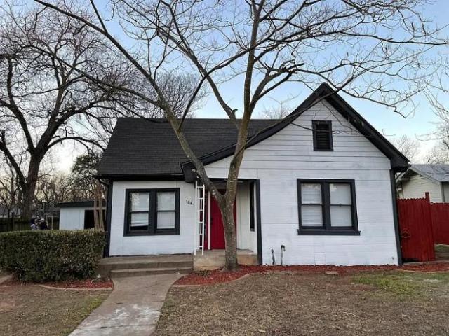 3 Br, 2 bath, Single Family 704 Williams Ave