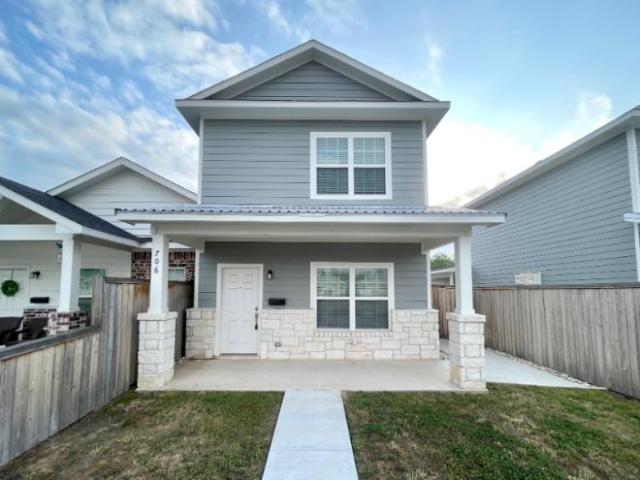 3 Br, 2 bath, Single Family 706 S Main St