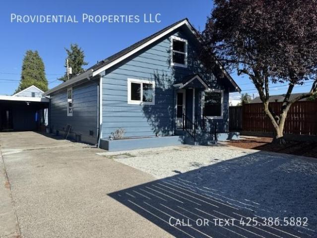 3 Br, 2 bath, Single Family 708 D St SE