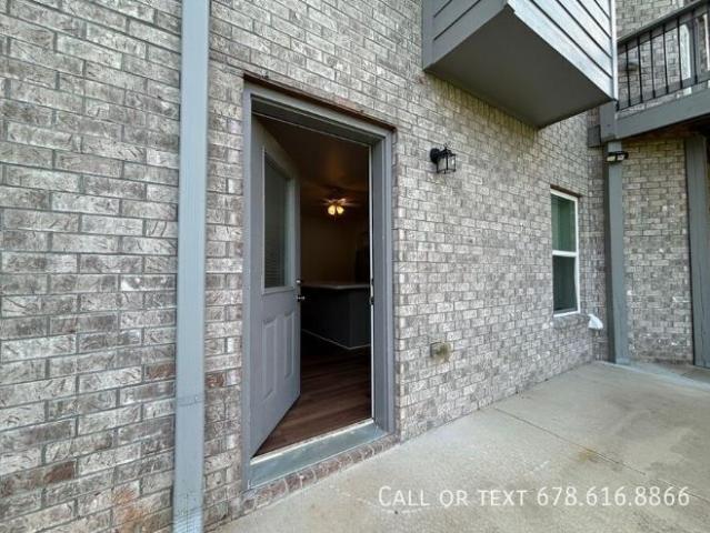 3 Br, 2 bath, Single Family 70 Charleston Ln