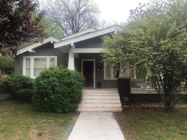 3 Br, 2 bath, Single Family 710 NW 24th St