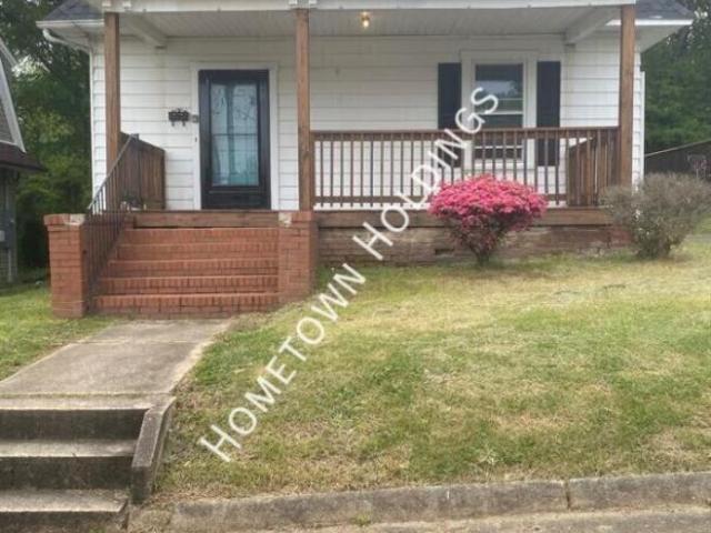 3 Br, 2 bath, Single Family 717 Temple Ave