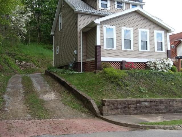 3 Br, 2 bath, Single Family 716 Hazel Ave