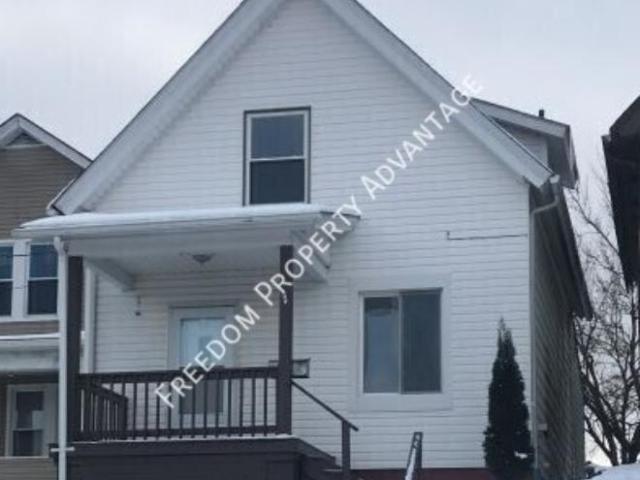 3 Br, 2 bath, Single Family 716 Saint Clair Ave