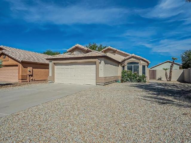 3 Br, 2 bath, Single Family 718 W Baylor Ln