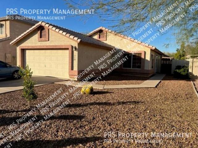 3 Br, 2 bath, Single Family 718 W Constitution Dr