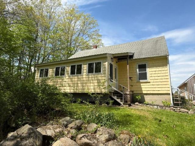 3 Br, 2 bath, Single Family 71 Winslow Hill Rd