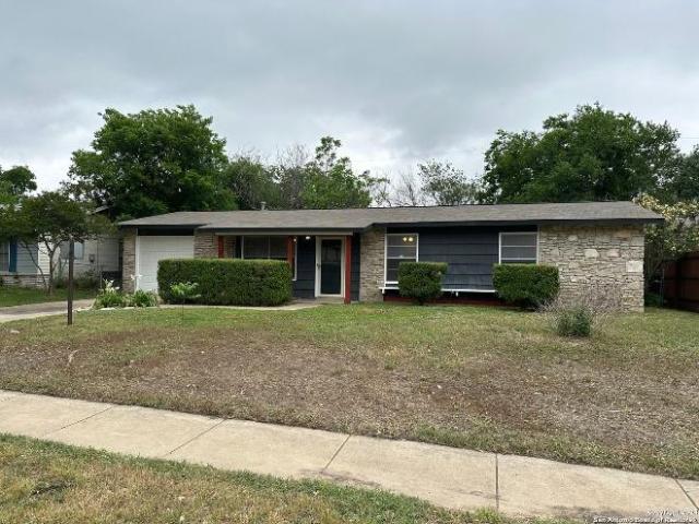 3 Br, 2 bath, Single Family 7211 Westglade Dr