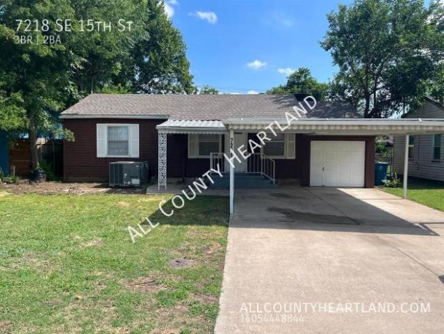 3 Br, 2 bath, Single Family 7218 Se 15th St