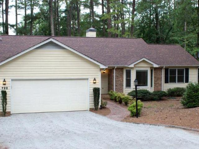 3 Br, 2 bath, Single Family 722 Chelsea Dr