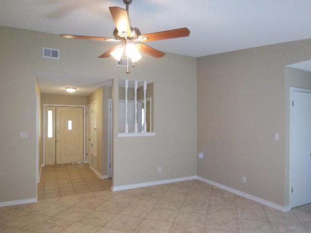 3 Br, 2 bath, Single Family 727 Valley Ridge Way