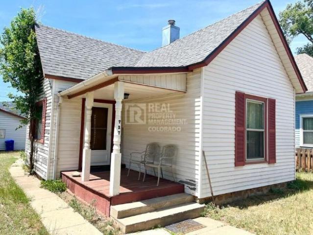 3 Br, 2 bath, Single Family 727 W Cucharras