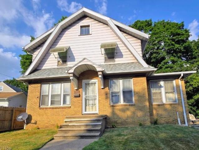 3 Br, 2 bath, Single Family 727 East Ave