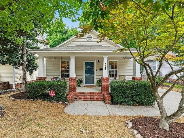3 Br, 2 bath, Single Family 728 S Bloodworth St
