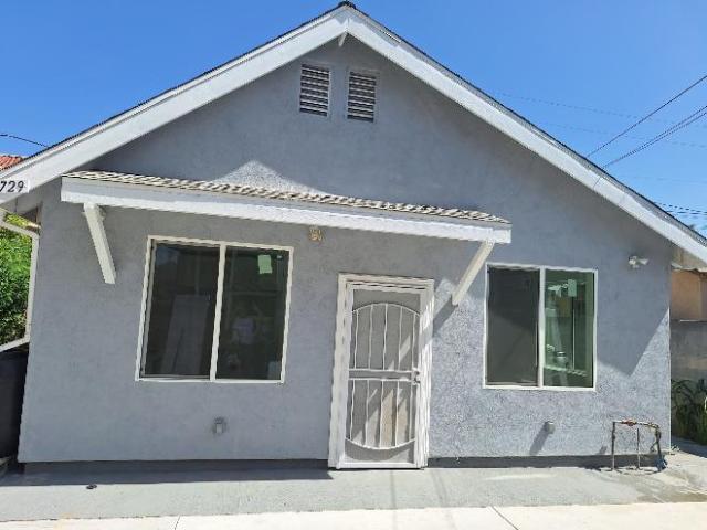 3 Br, 2 bath, Single Family 729 W 41st St