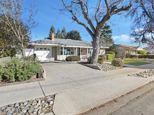 3 Br, 2 bath, Single Family 730 Walnut